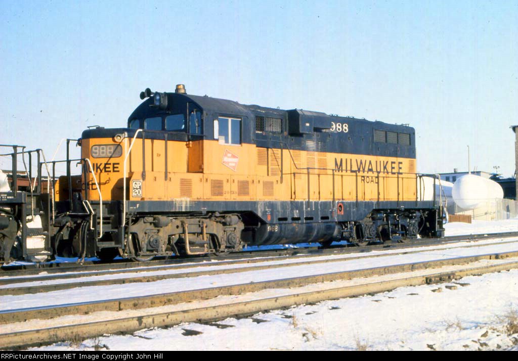 1143-20 MILW 988 at Pigs Eye Yard